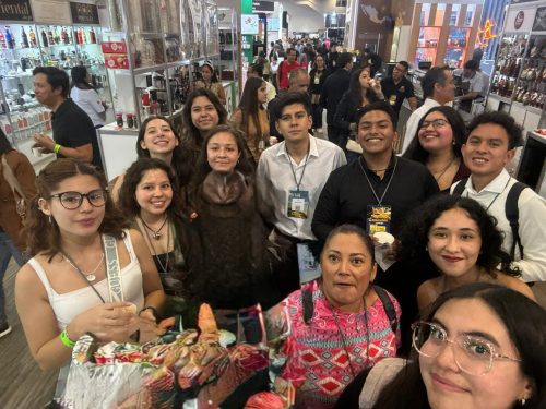 Estudiantes de LANT asistieron a la Expo Café - UIC.MX