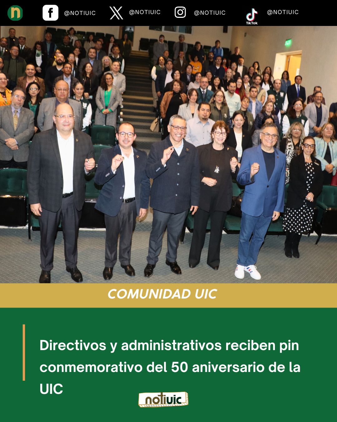 Directivos y administrativos reciben pin conmemorativo del 50 ...